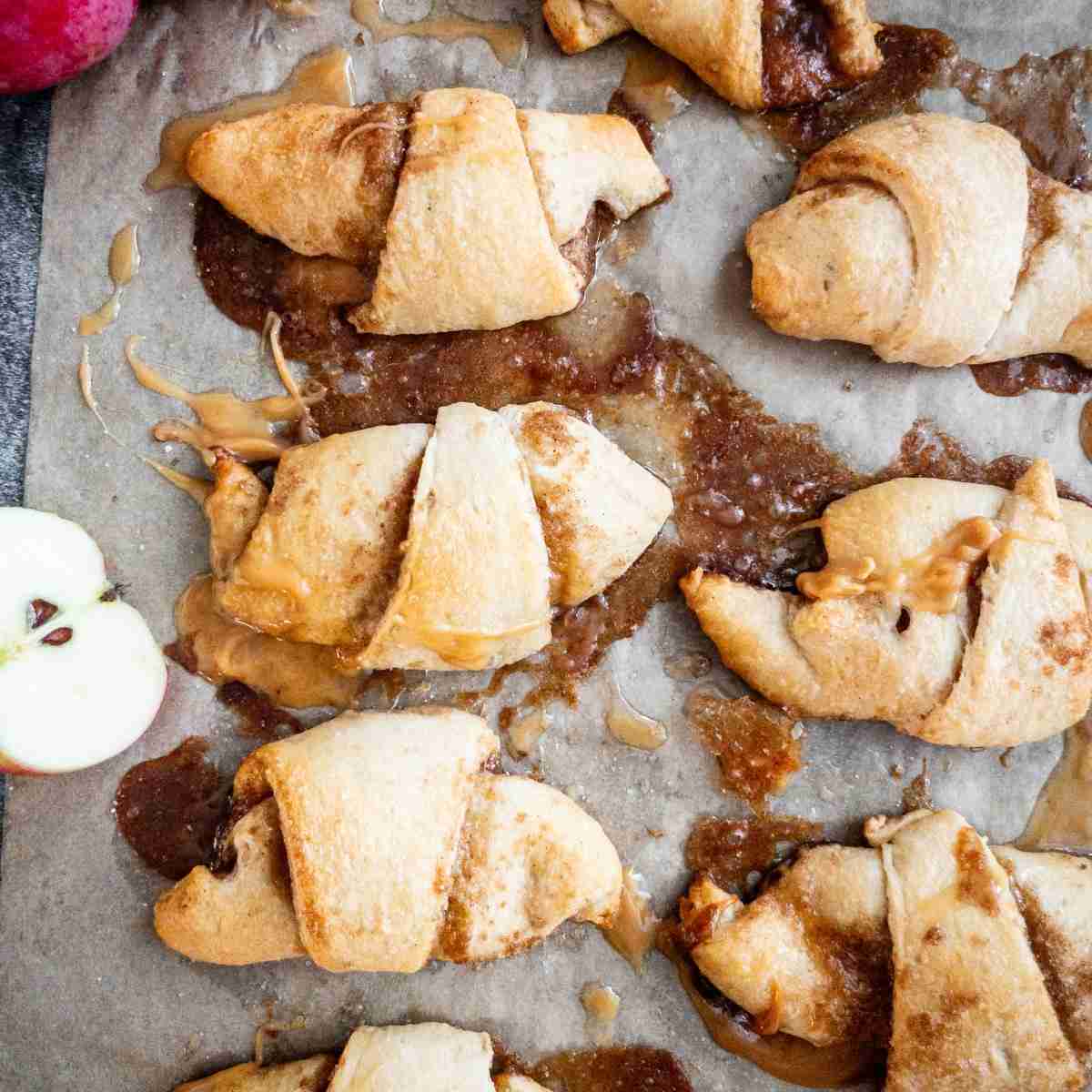 Apple Crescent Rolls - With Caramel. 20 Minutes.
