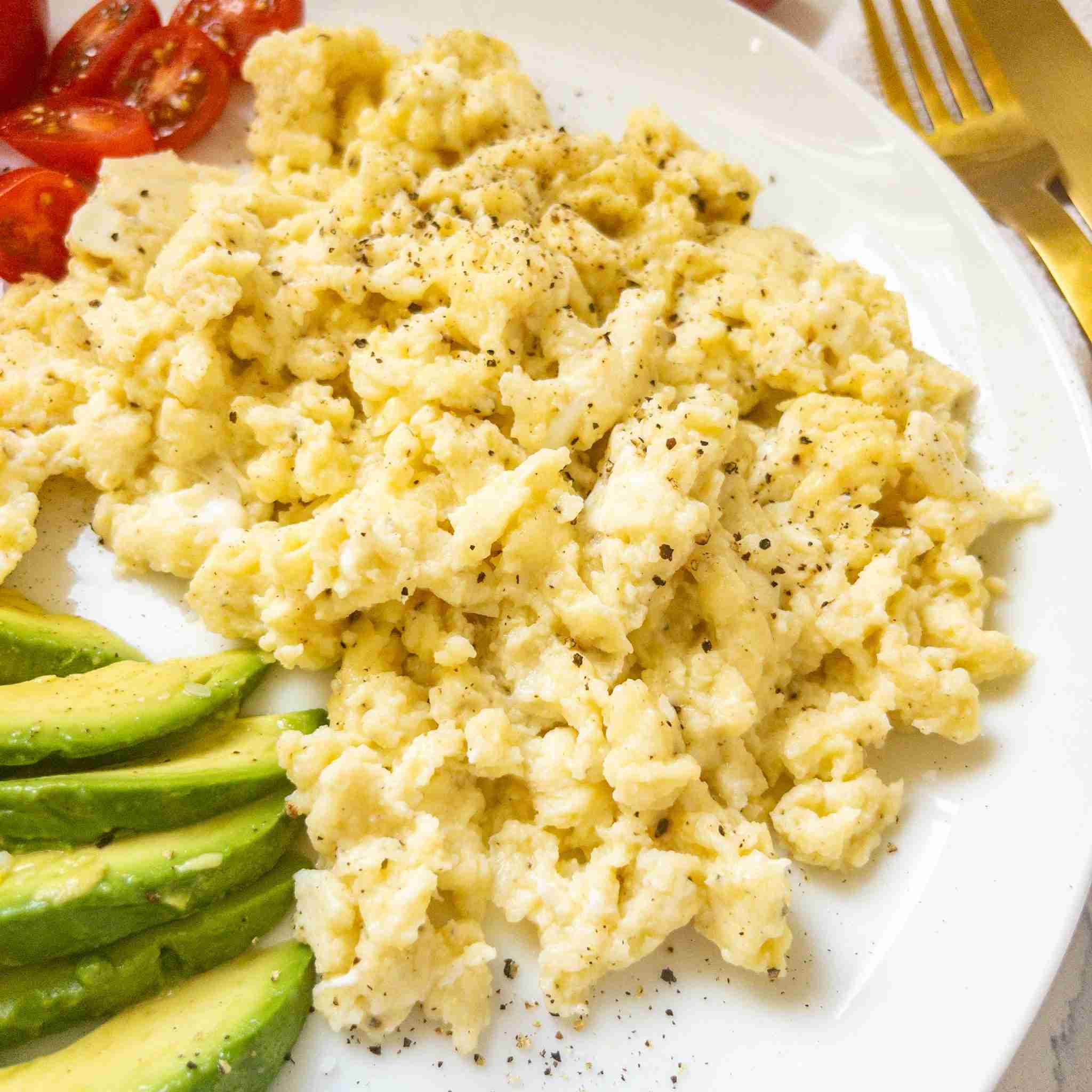 Cottage Cheese and Eggs - 10 Minutes. Cacio e Pepe Style.