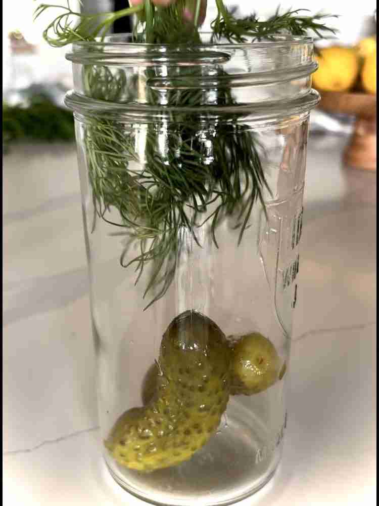 Dill Pickle Vodka - In 5 Minutes. Insanely Easy. SO good.