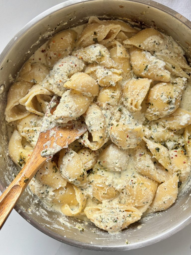 15 Minute Pesto and Ricotta Pasta - Crazy Good. SO Easy.