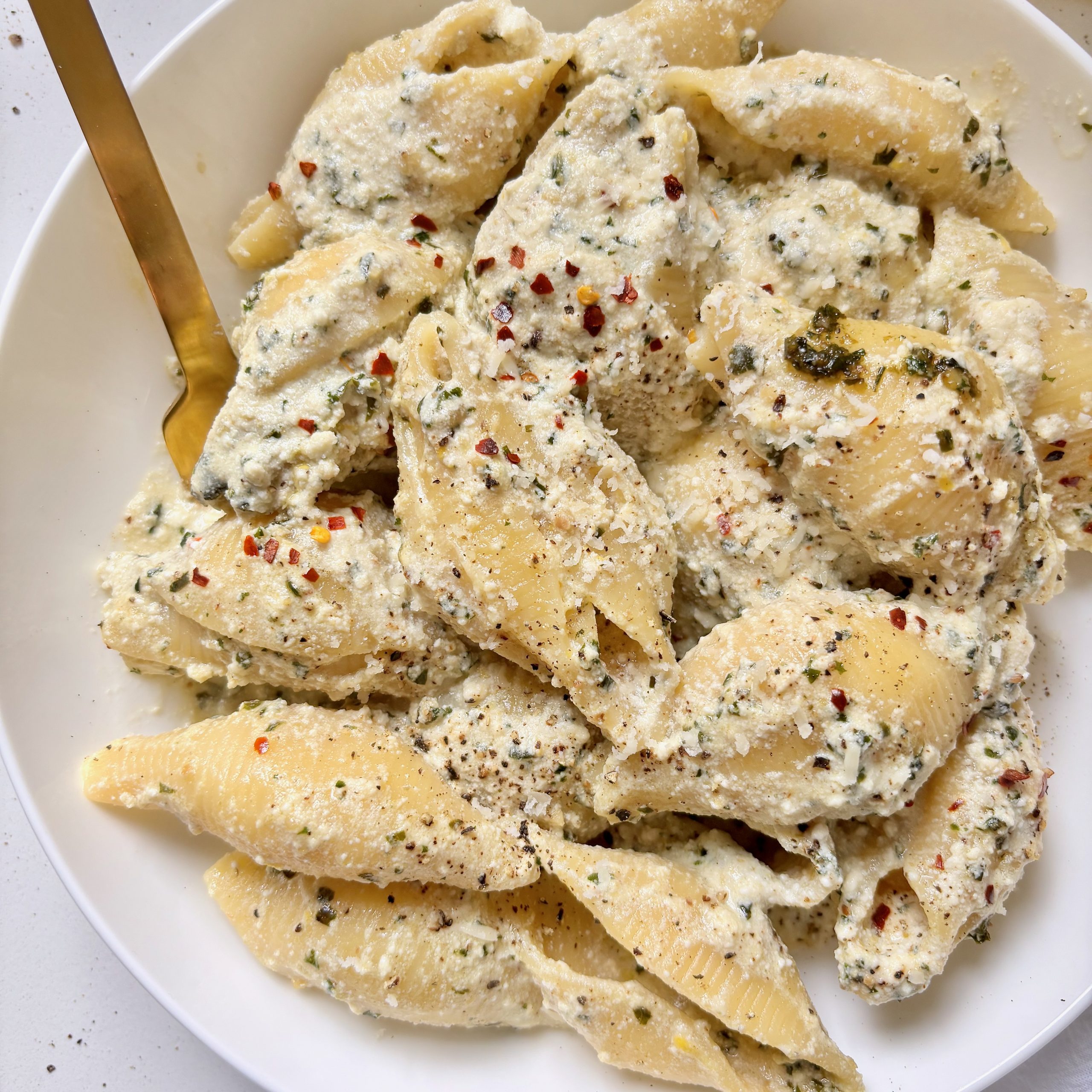 15 Minute Pesto and Ricotta Pasta - Crazy Good. SO Easy.