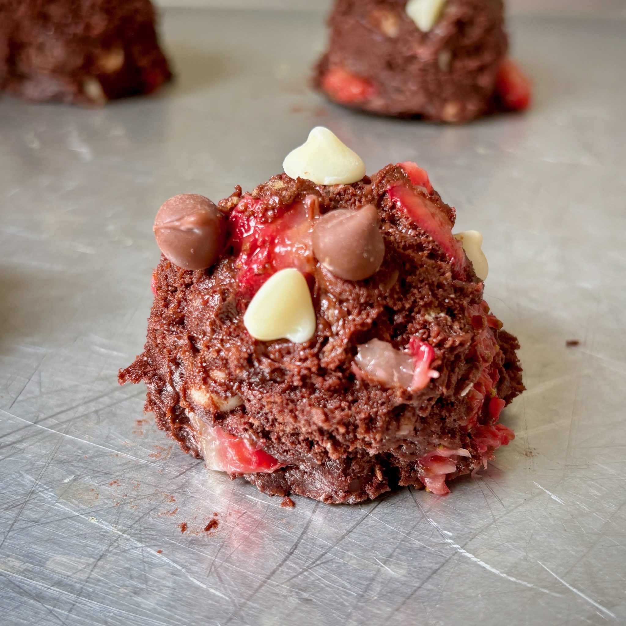 Strawberry Chocolate Cookies - Real Strawberries. So EASY.