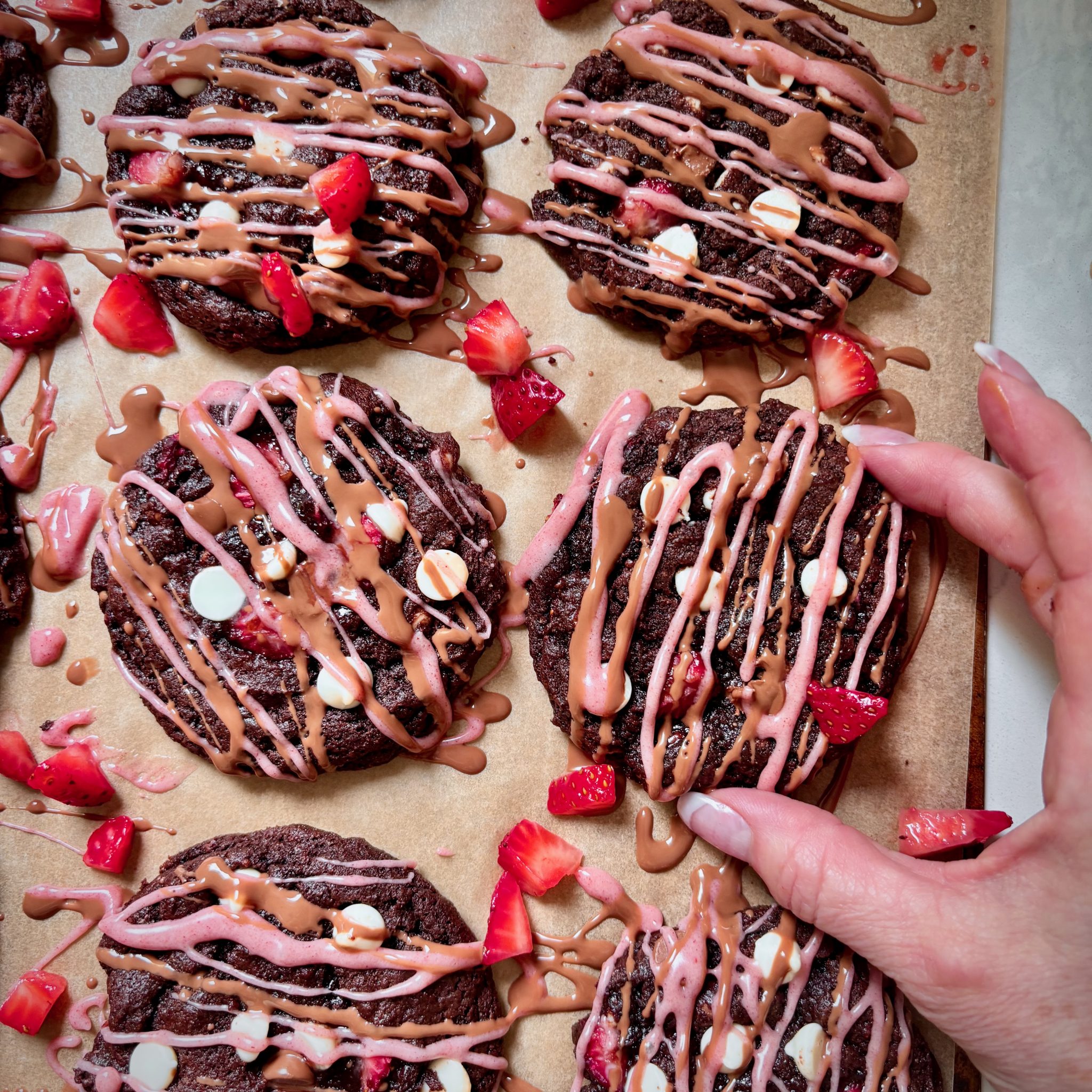 Strawberry Chocolate Cookies - Real Strawberries. So EASY.